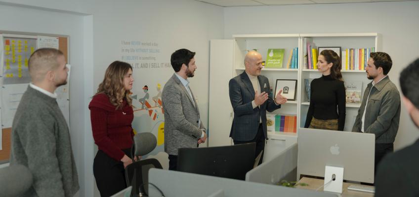 Crown Prince, Princess Rajwa visit Jabal Amman Publishers | HRH Crown ...